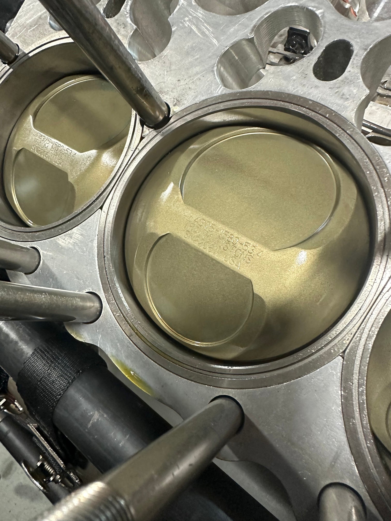 Traum Pistons